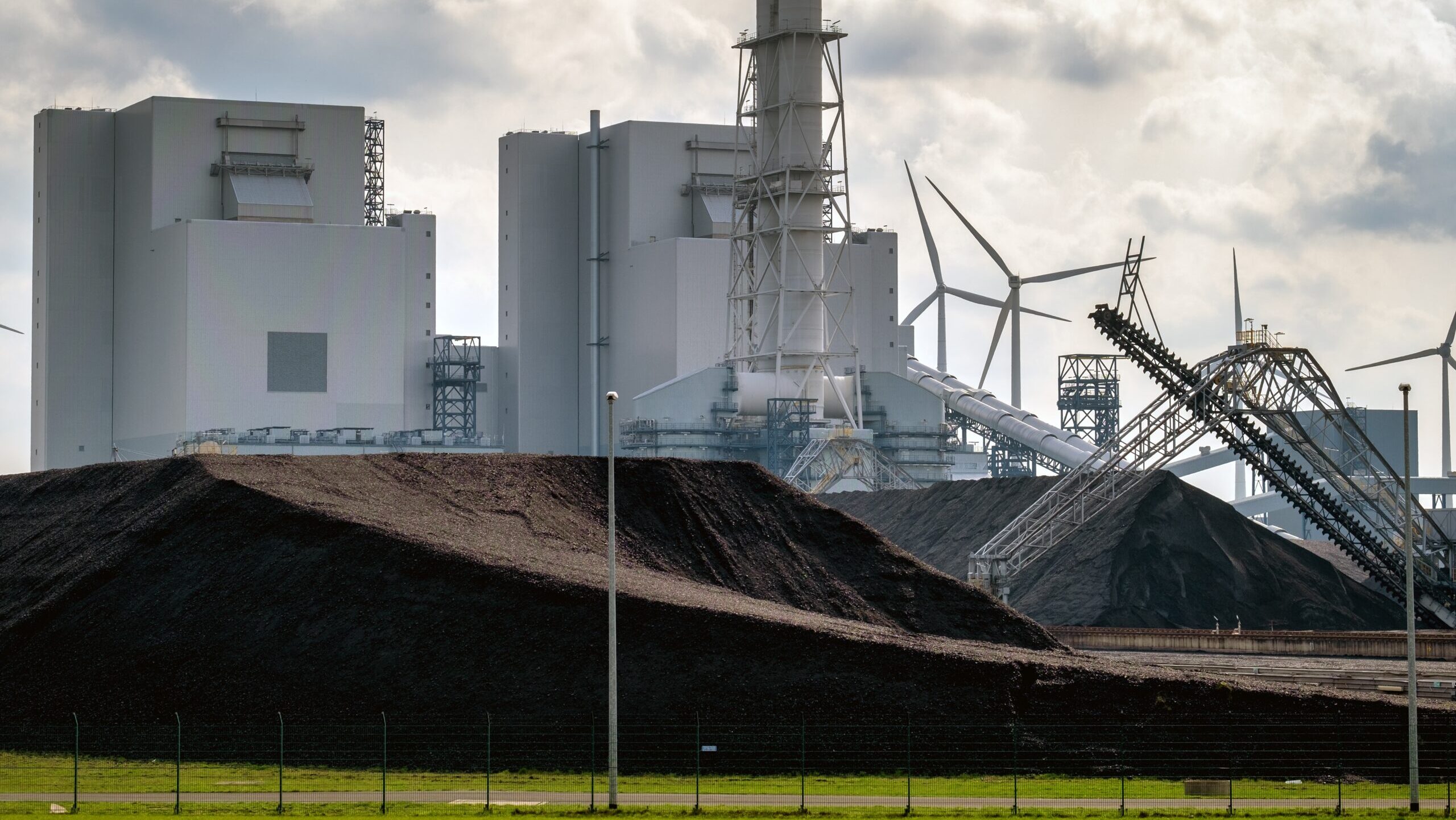 STEMMING Kolencentrales draaien volop door duur gas | Energeia