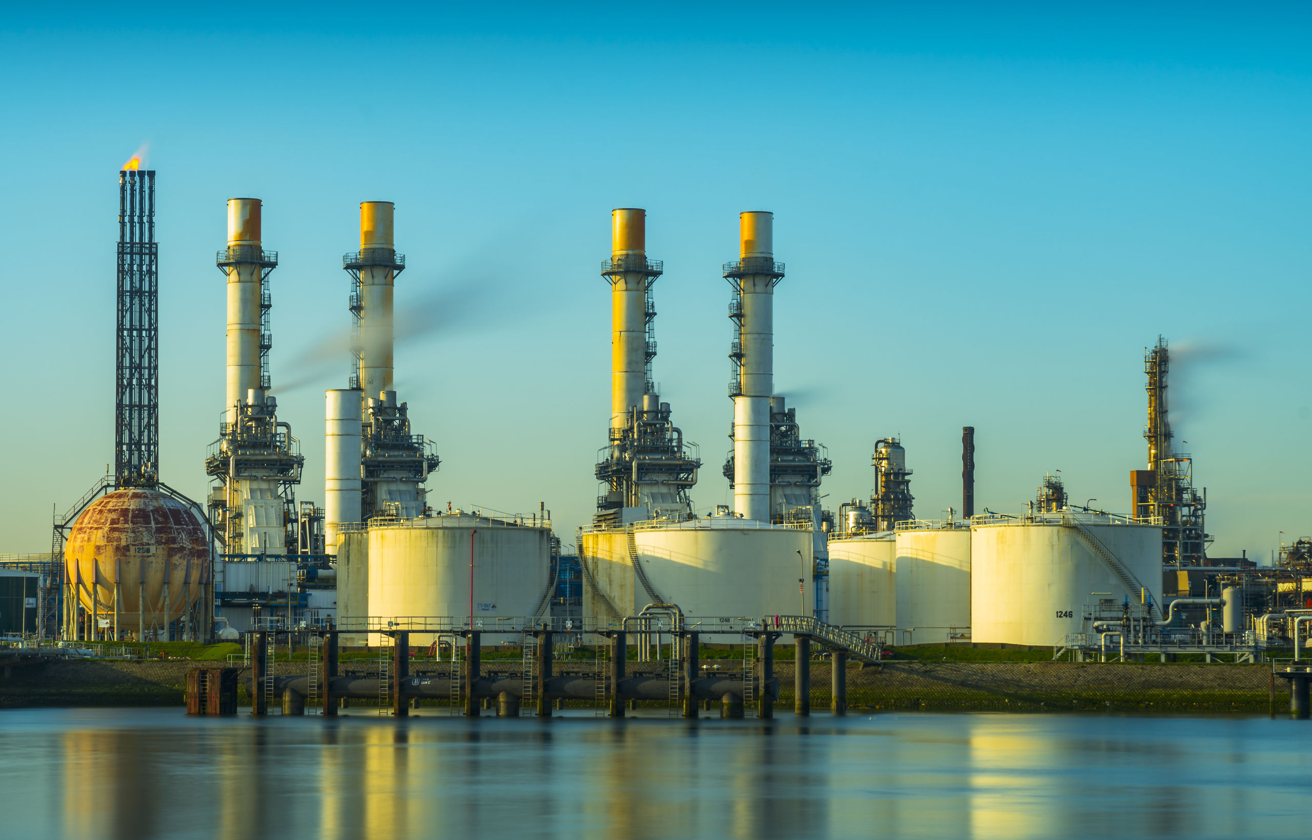 Shell Pernis neemt meer tijd voor groot onderhoud | Energeia